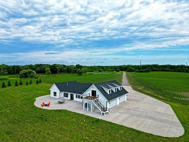 1383 th St NE, Monticello, MN 55362