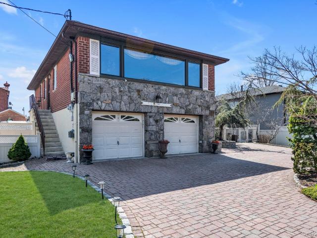 138 1 th Avenue | Compass