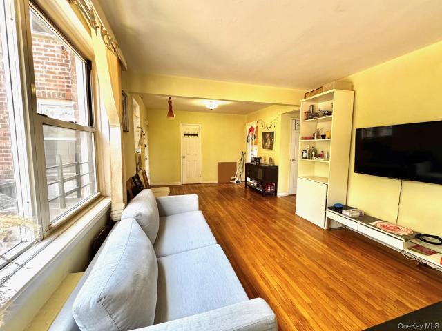 138 29 Jewel Avenue, Unit 2D
