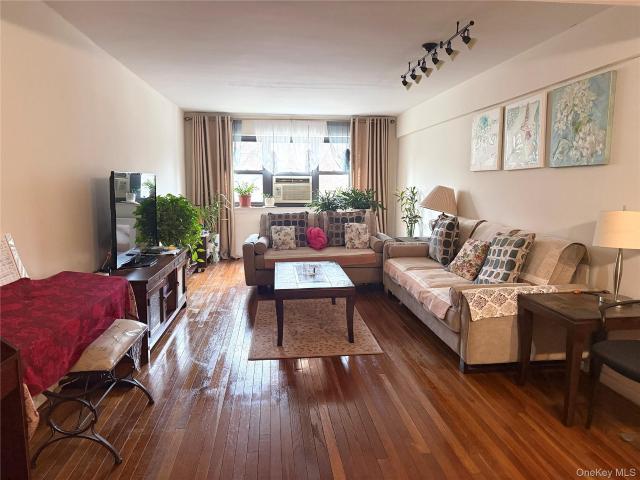 138 2 st Drive, Unit 2F | Compass
