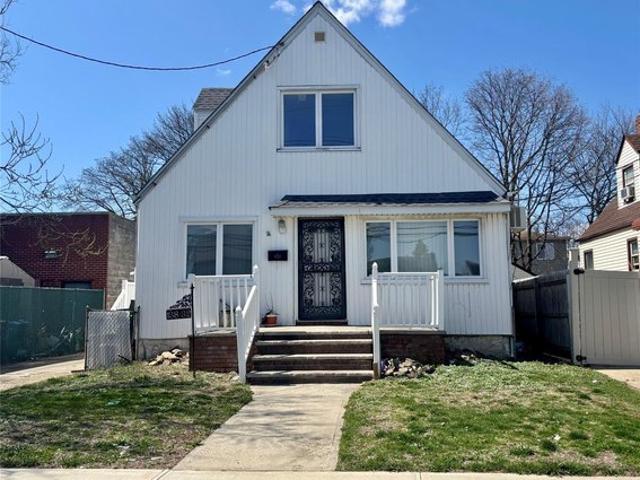 138 32 nd St, Rosedale, NY 11422