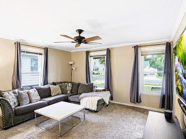 138 7th Avenue N