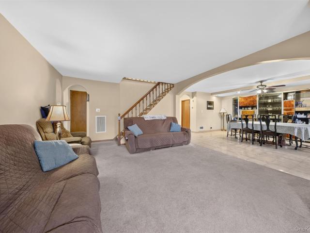 138 6 rd Avenue