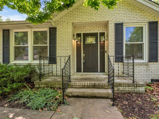 138 Carriage Dr