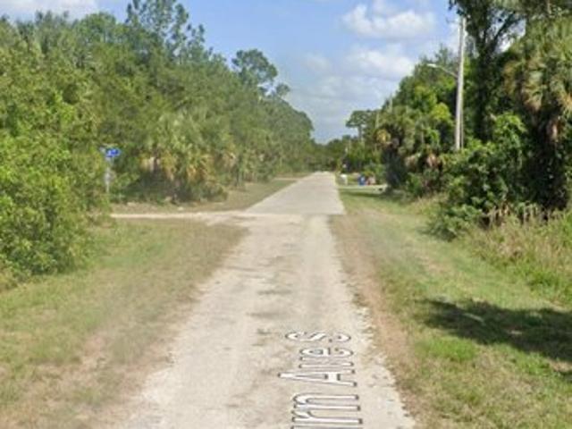 138 Auburn Ave S, Lehigh Acres, FL 33974