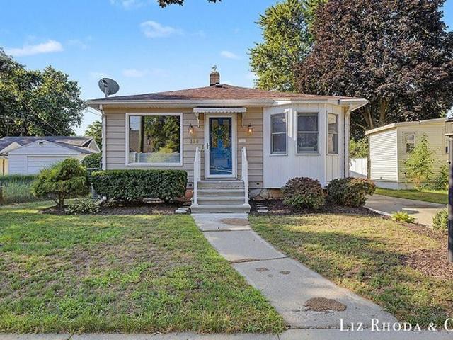 138 Bowne St NE, Grand Rapids, MI 49505