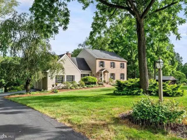 138 BEVERLY DR, KENNETT SQUARE, PA 19348 Single Family Residen.