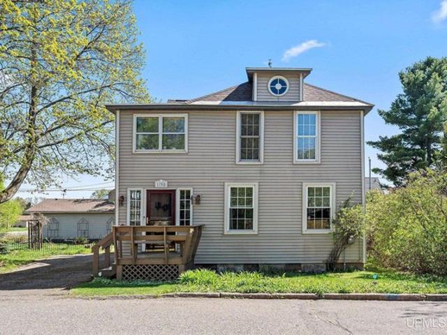 138 Bessemer St, Ishpeming, MI 49849