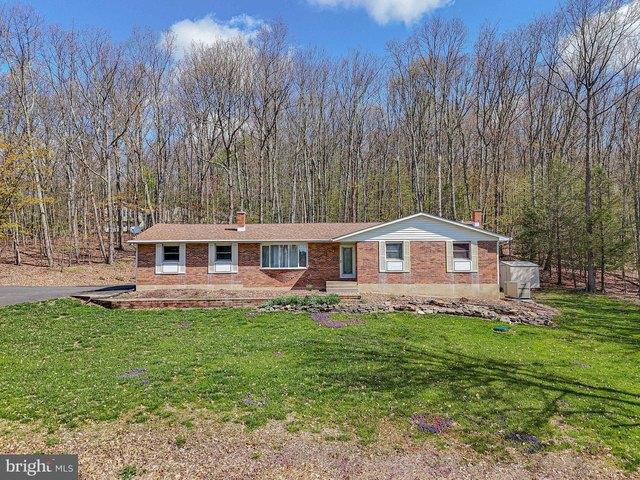 138 Darcy Dr, Chestnuthill Township, PA 18353