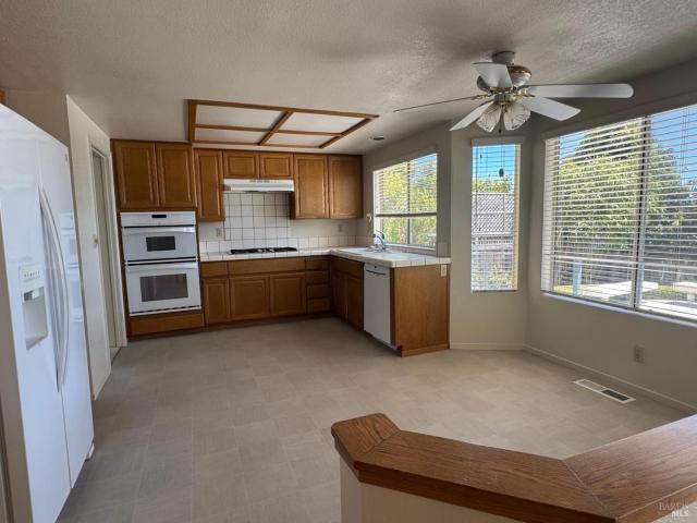 138 Del Oro Lagoon, Novato, US, CA