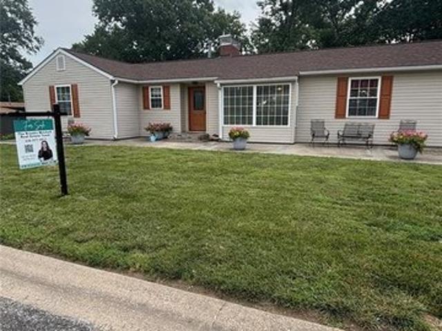 138 E Crestview Dr, Columbia, IL 62236