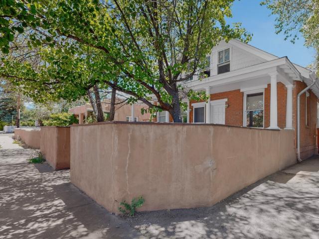 138 E Santa Fe Avenue