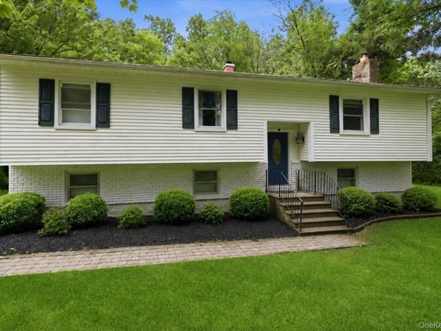 138 Kent Shore Dr, Carmel, NY 10512