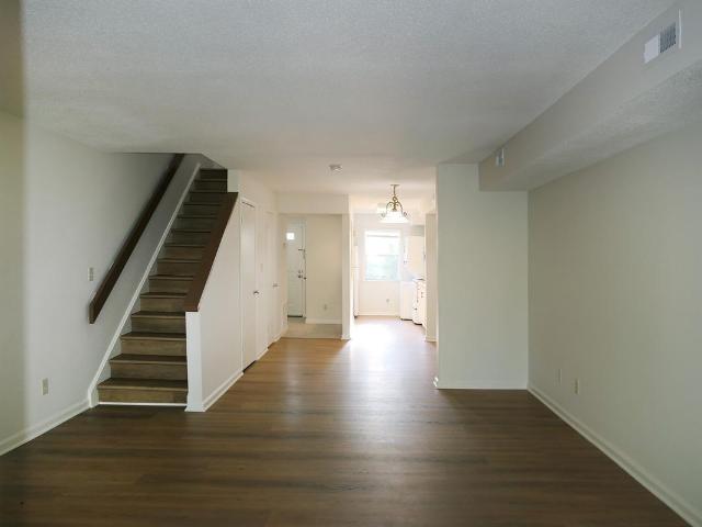 138 Kingsbury Drive