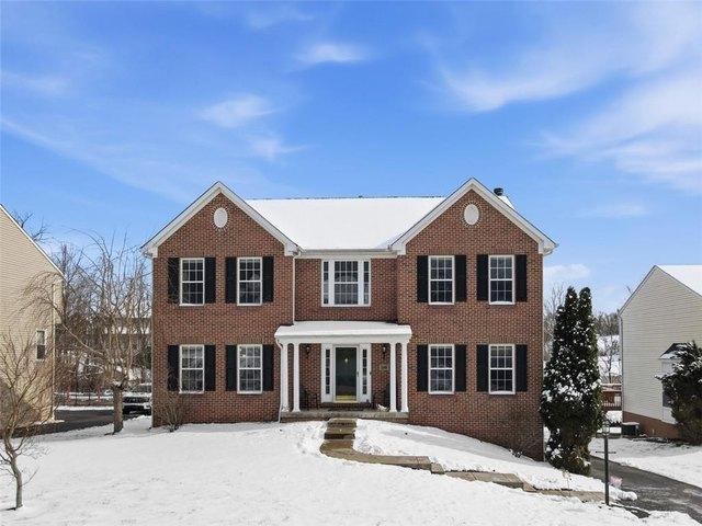 138 Hunters Run Dr, Coraopolis, PA 15108