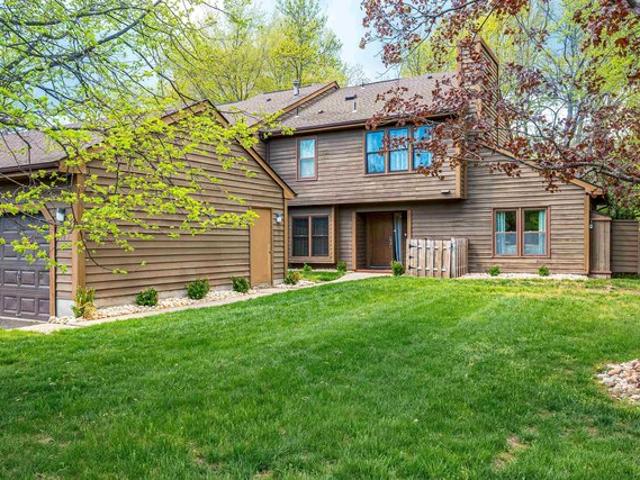 138 Oakmont Ct, Edison, NJ 08820