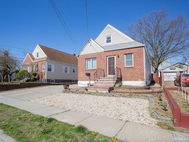 138 Ormonde Blvd, Valley Stream, NY 11580