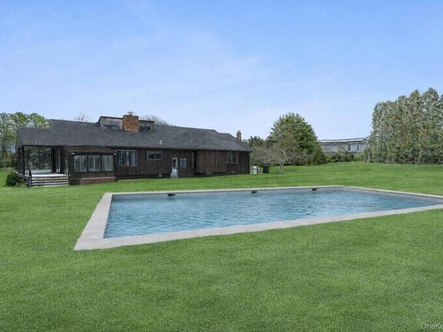 138 Longview Rd, Southampton, NY 11968