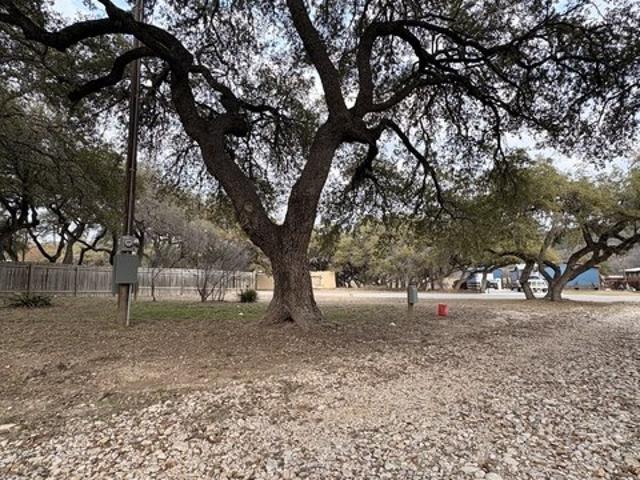 138 Lakeshore Dr S Lot 26, Bandera, TX 78003