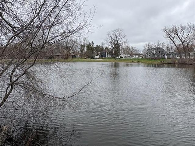138 N Holcomb Road