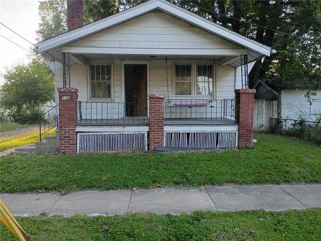 138 S 18th St, Decatur, IL 62521