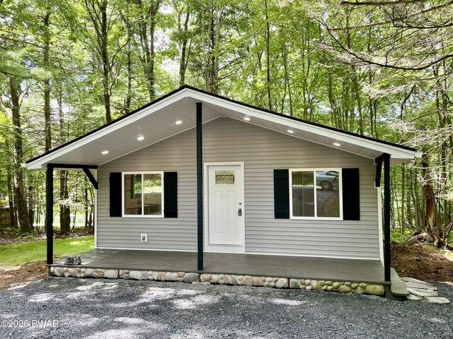 138 S Nichecronk Rd, Dingmans Ferry, PA 18328