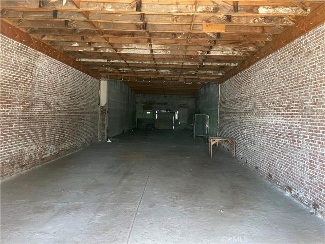 138 S Riverside