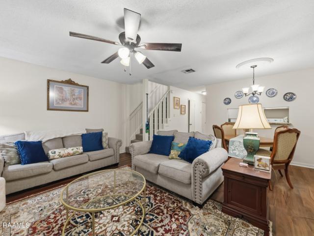 138 Southfield Pkwy, Lafayette, LA 70506 | MLS #RA2600003 | Compass