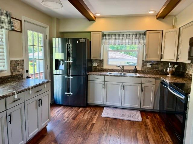 138 Sharon Dr