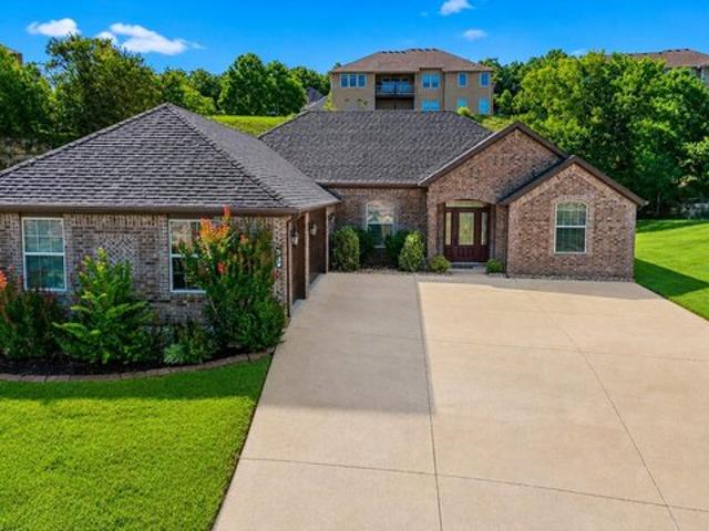 138 Stoney Pointe Dr, Hollister, MO 65672
