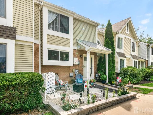 138 Stratford Court