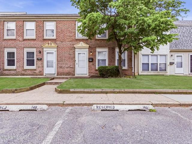138 Stratford Pl, Lakewood, NJ 08701