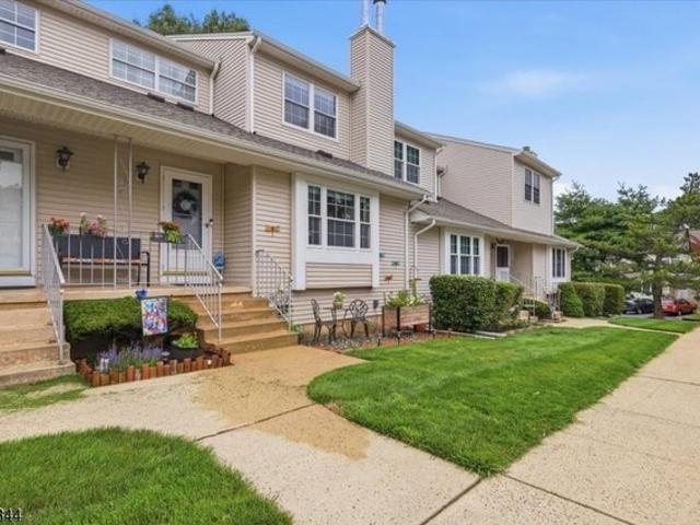 138 Sunnyvale Ct, Franklin Twp, NJ 08873
