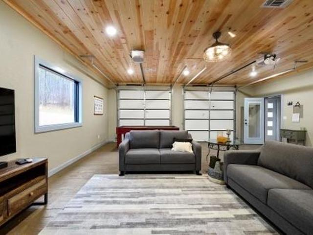 138 Pickleberry Trail