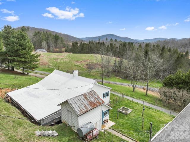 138 Robert Phillips Road