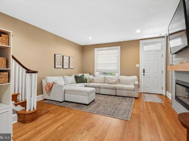 138 W 3Rd Avenue
