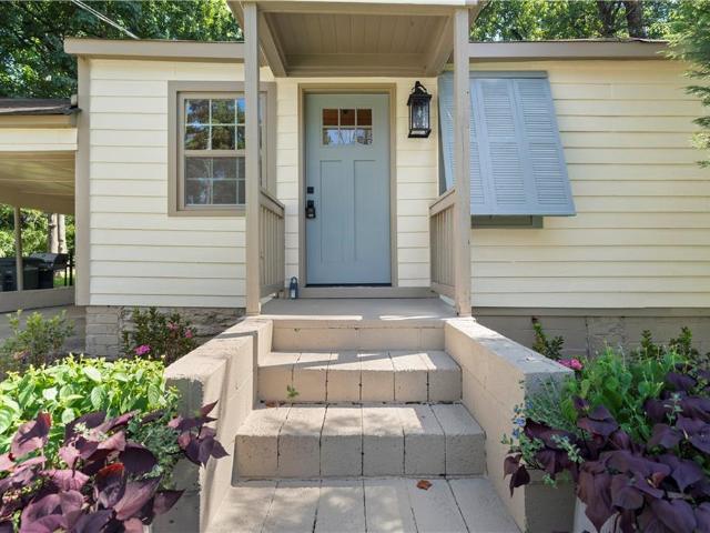 138 W Dixie Avenue SE