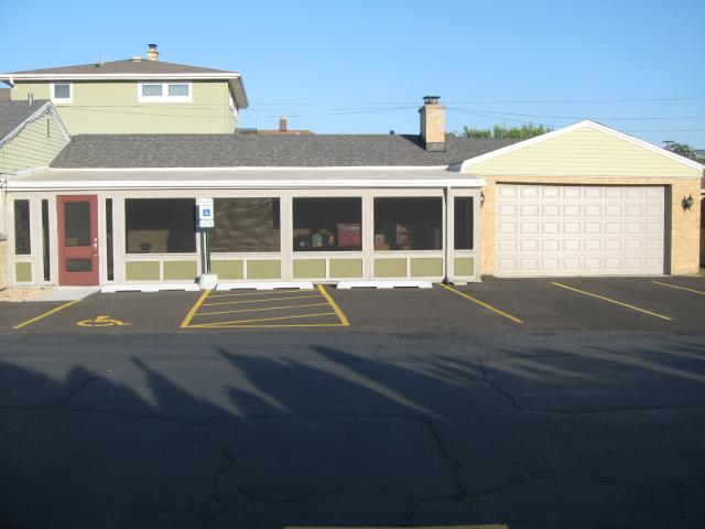 138 W Irving Park Road