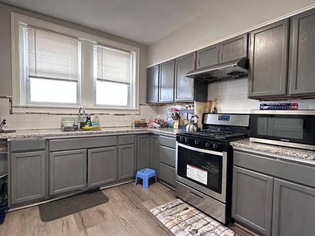 138 W Spencer Avenue
