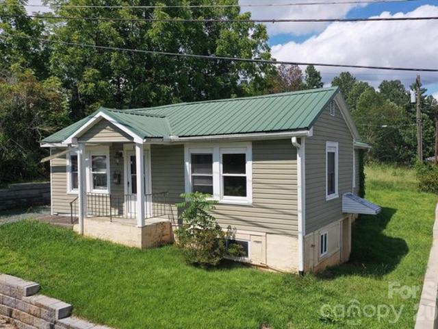 138 West Ln, Brevard, NC 28712
