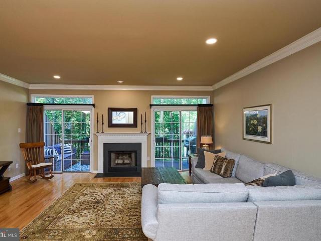 138 Whispering Oaks Drive # 1708
