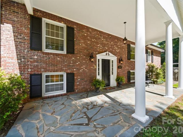 138 Whispering Pines Drive
