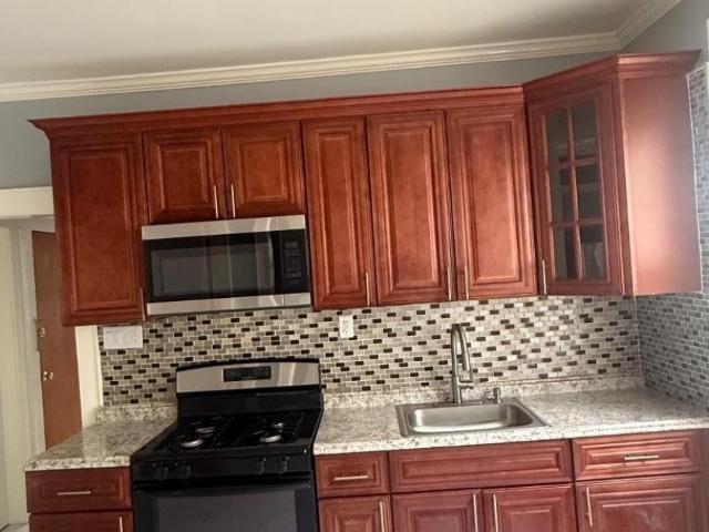 138 Vermont Ave # 2L