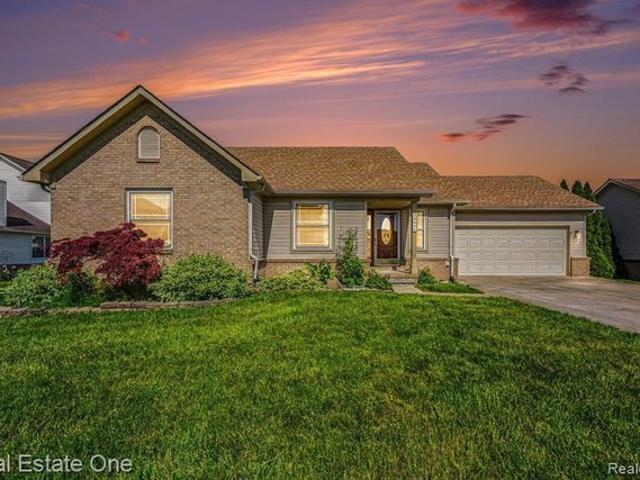 13941 Perry Place Ct, Riverview, MI 48193