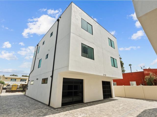 13944 Vanowen St, Van Nuys, CA 91405 | MLS #SR25235 | Compass