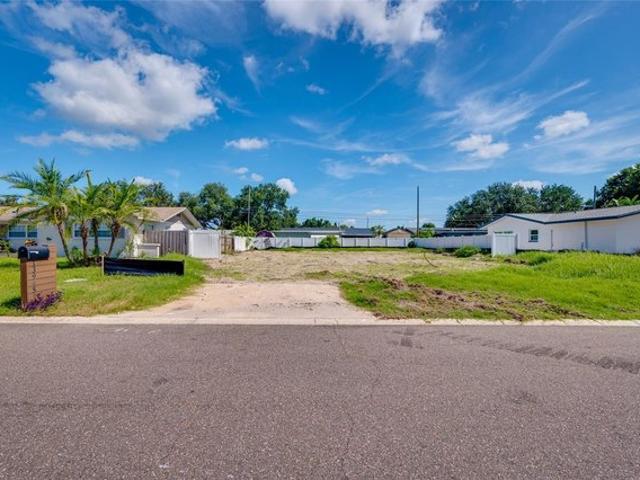13945 Trinidad Dr, Seminole, FL 33776