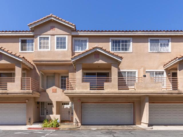 13945 Lemoli Ave, Hawthorne, CA 90250 | MLS #P1 26436 | Compass