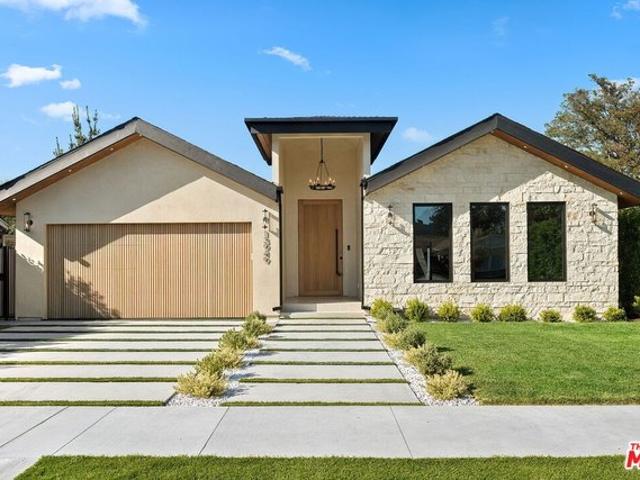 13949 Cumpston St, Sherman Oaks, CA 91401