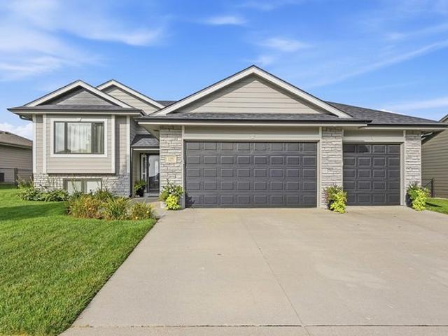 1394 Callahan Dr, Council Bluffs, IA 51503