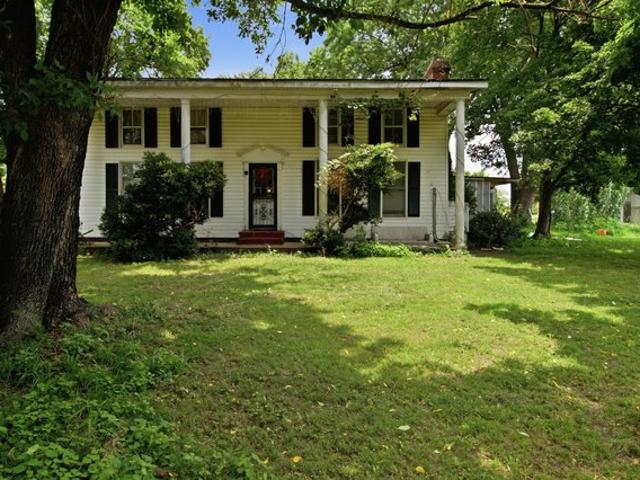1394 County Road 8530, West Plains, MO 65775